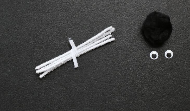 Pipe Cleaner Spiders (Easy!) - Thriving Home