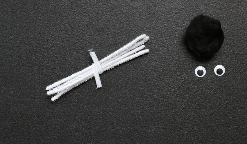 Pipe Cleaner Spiders (Easy!) - Thriving Home