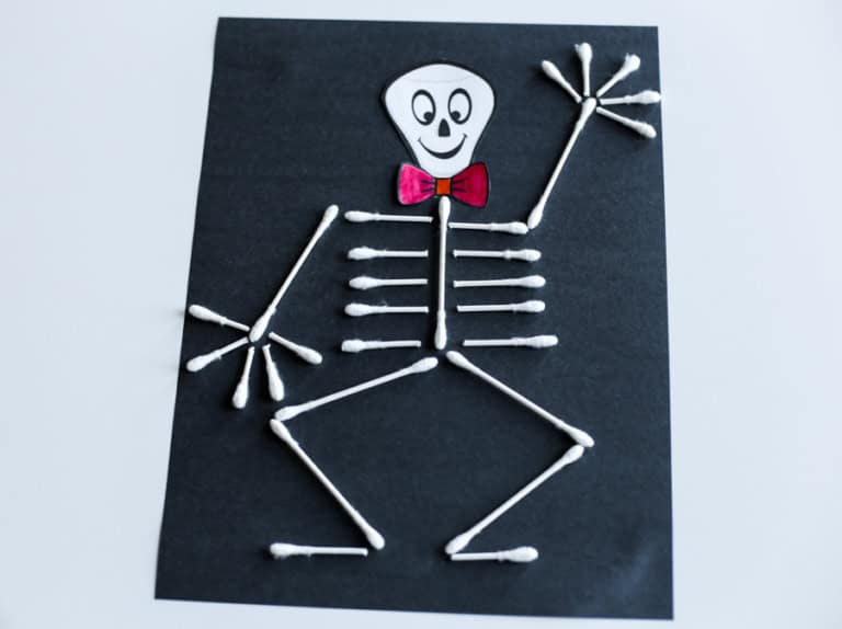 Easy Q-Tip Skeleton Craft {Free Printable!} - Thriving Home