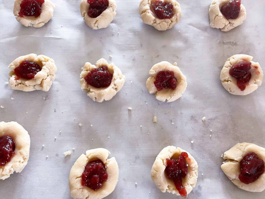 The BEST Raspberry Cookie {with a Crumble Topping} - Thriving Home