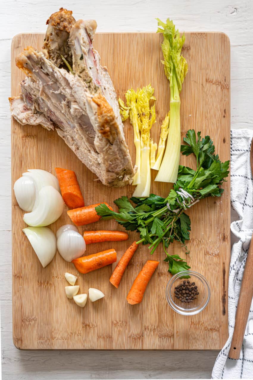 Easy Turkey Broth (3 Cooking Methods) - Thriving Home