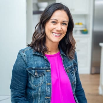 Flatbread Pizza Recipe (Veggie Loaded!) - Thriving Home