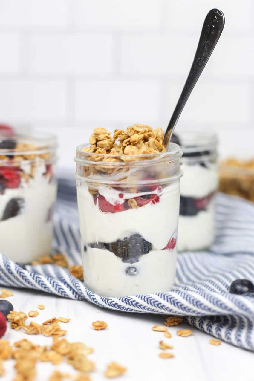 Make Ahead Yogurt Parfaits - Thriving Home